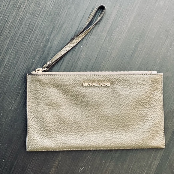 MICHAEL Michael Kors | Bags | Michael Kors Wristlet Olive Green Perfect ...